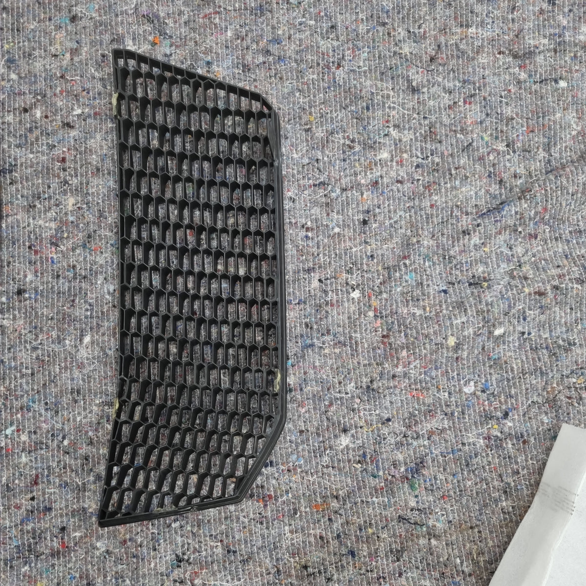 Lamborghini Aventador Left Side Air Intake Grid 470807675 – ApexSpares