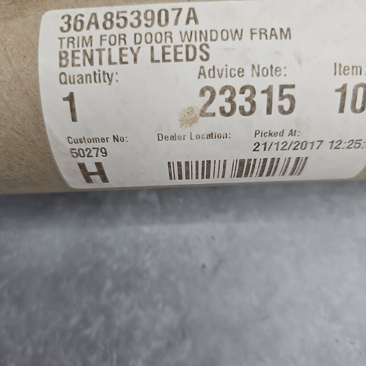 BENTLEY BENTAYGA LEFT REAR DOOR WINDOW UPPER CHROME TRIM 36A853907A ...