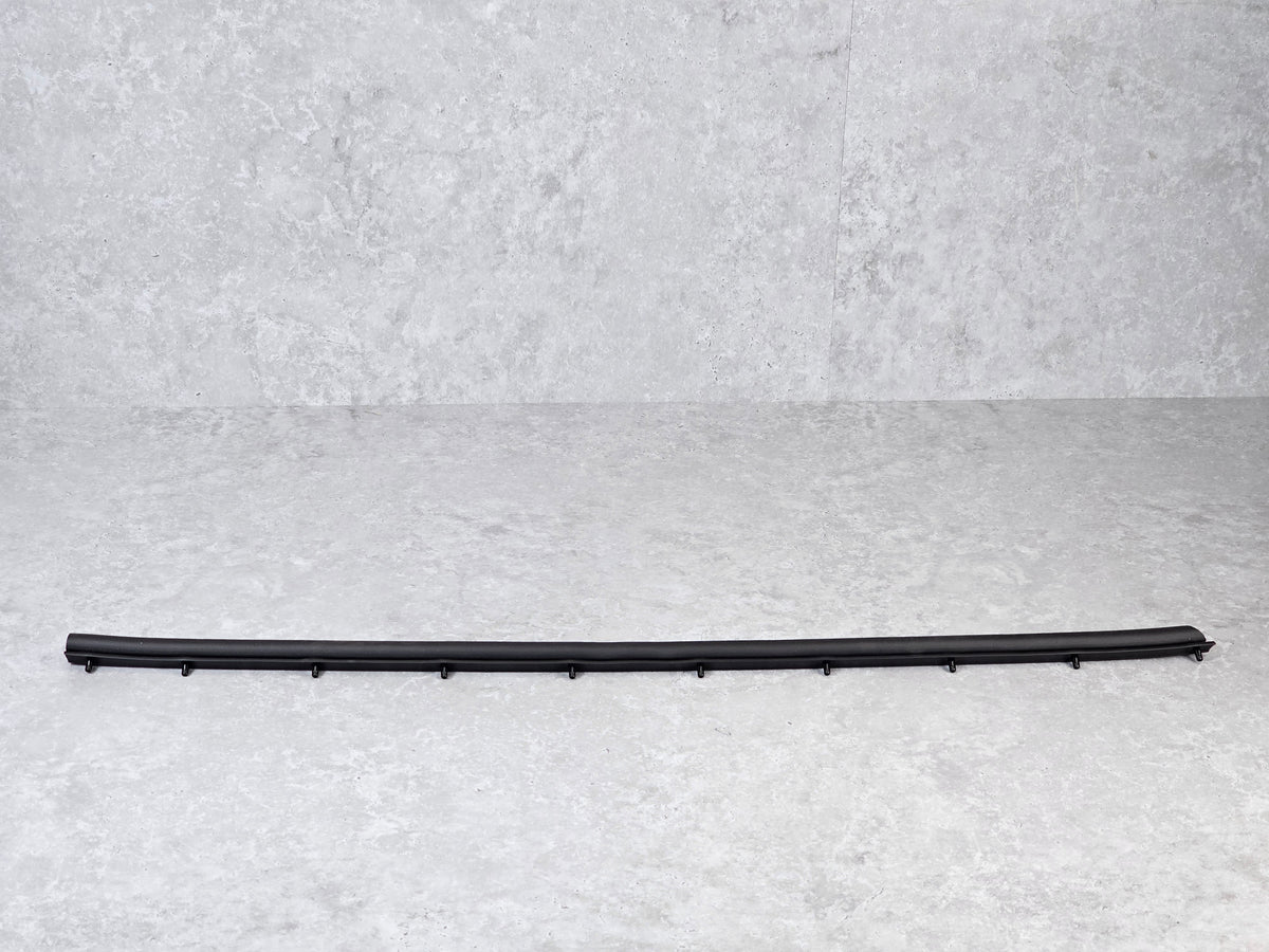 MCLAREN MP4 12C RH DOOR LOWER SECONDARY SEAL 11A0236CP – ApexSpares