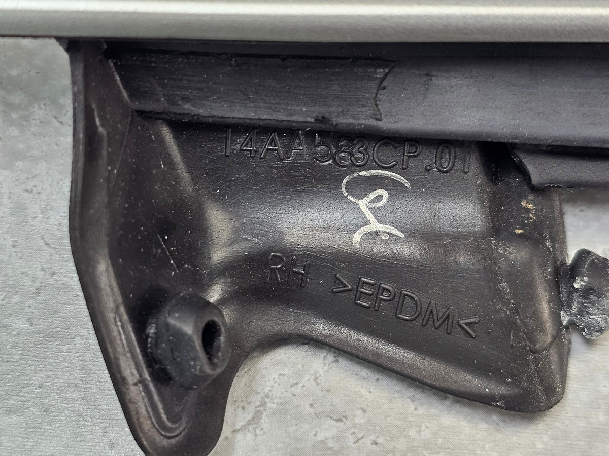 MCLAREN 720S DOOR WEATHERSTRIP MOLDING TRIM 14AC723CPFC0003 – ApexSpares